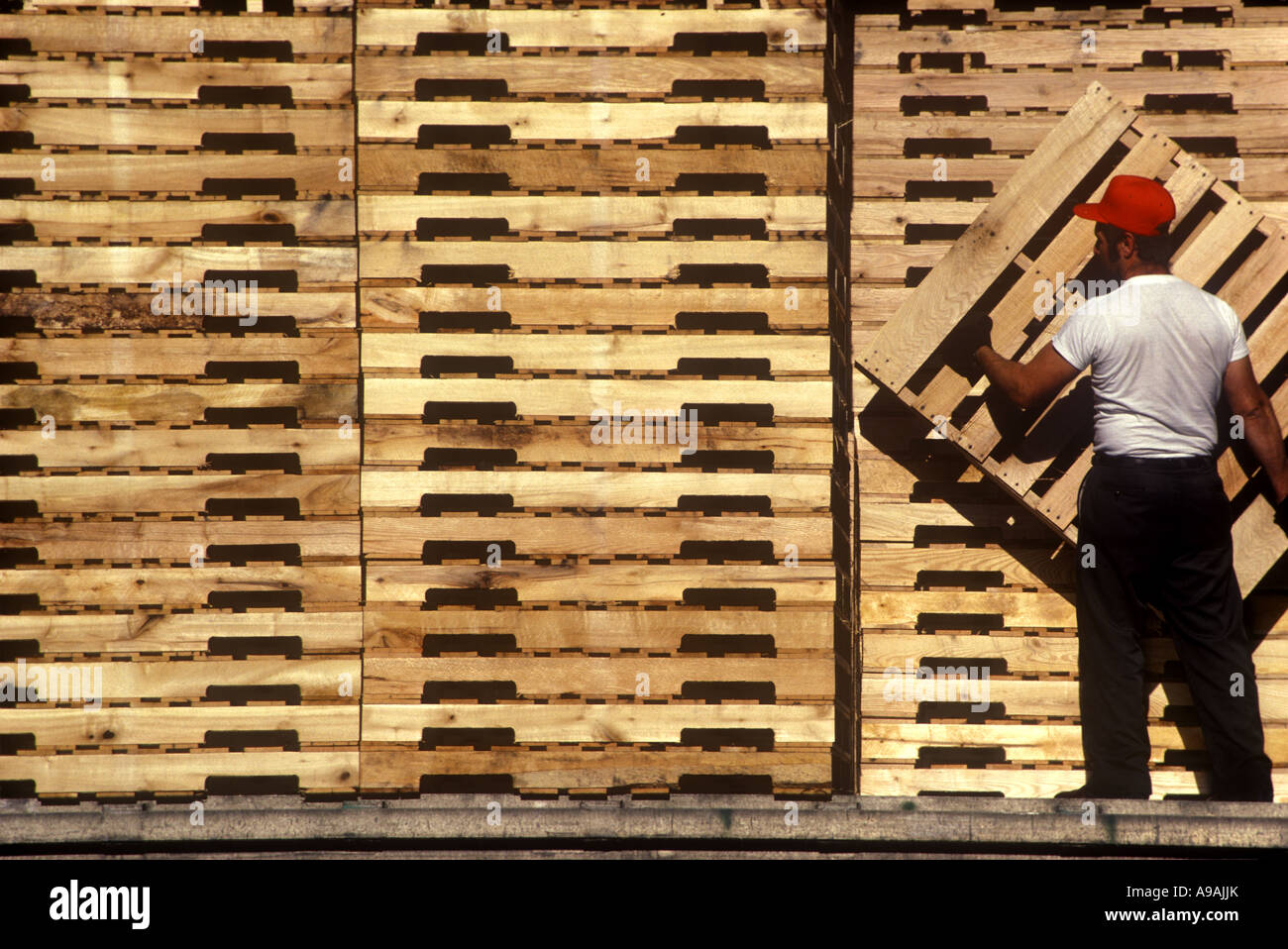 Manual loading wood hi-res stock photography and images - Alamy