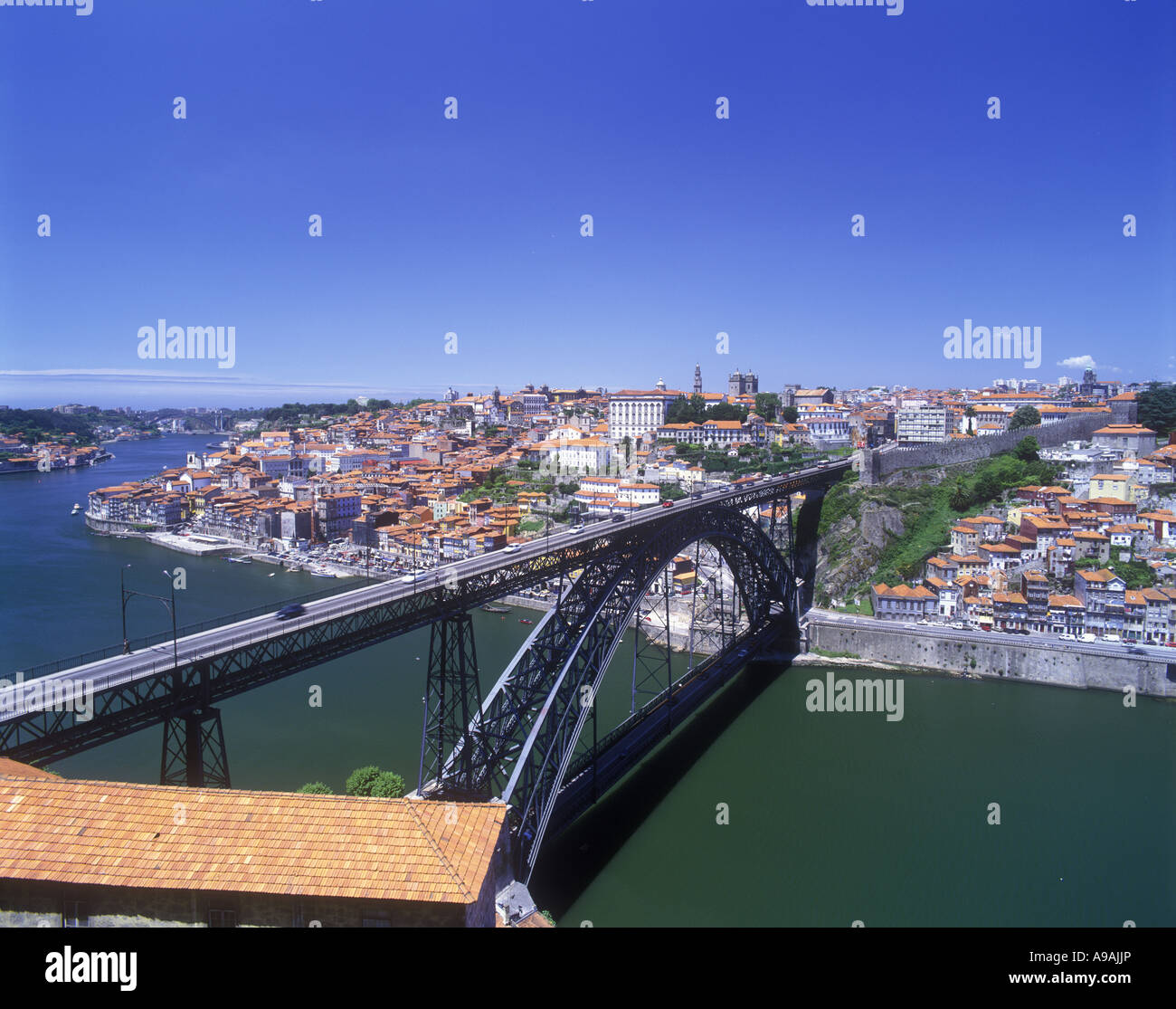 PONTE DOM LUIS 1 BRIDGE RIO DOURO OPORTO PORTUGAL Stock Photo - Alamy