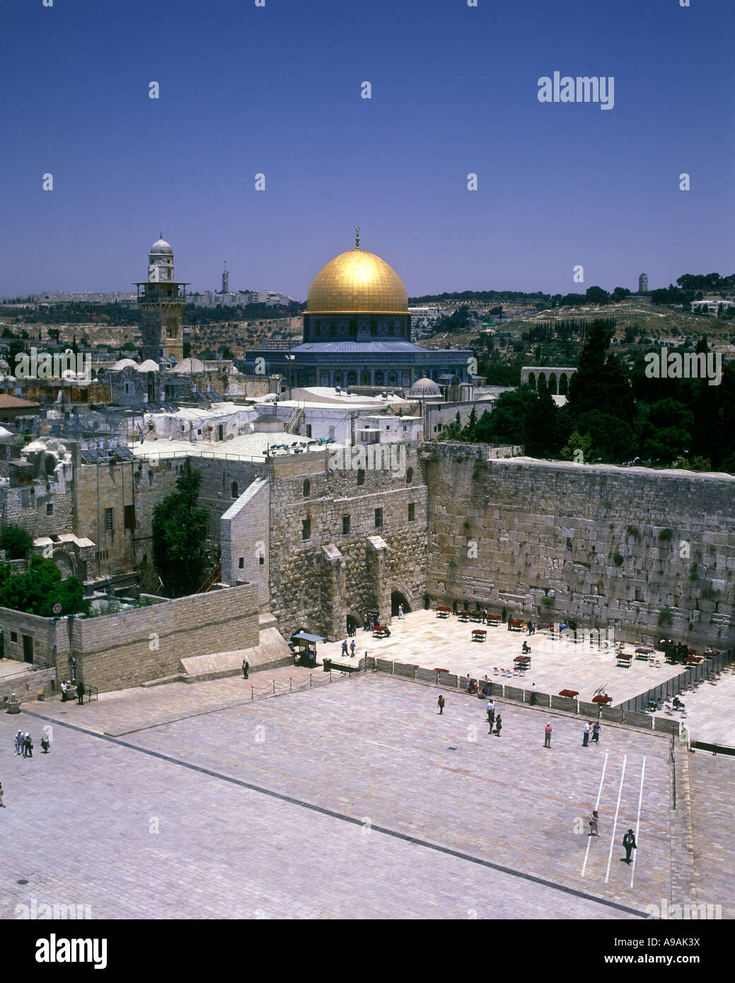 JEWS PRAYING WESTERN WAILING WALL OMAR MOSQUE JERUSALEM ISRAEL Stock ...