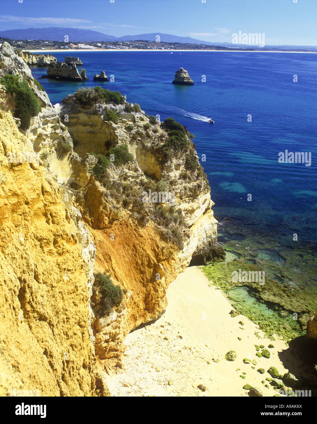 LAGOS BEACH ALGARVE COASTLINE PORTUGAL Stock Photo - Alamy