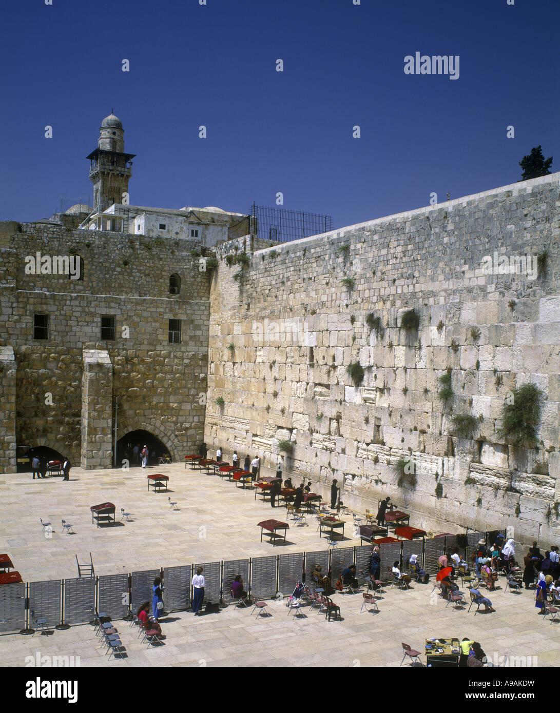 JEWS PRAYING WESTERN WAILING WALL JERUSALEM ISRAEL Stock Photo - Alamy