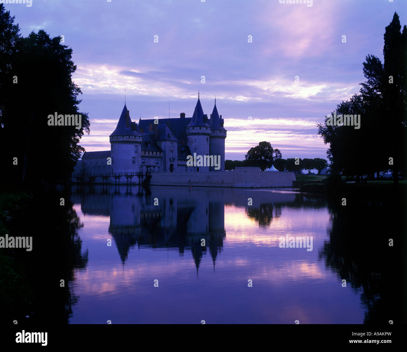 Chateau de sully france french hi-res stock photography and images - Alamy