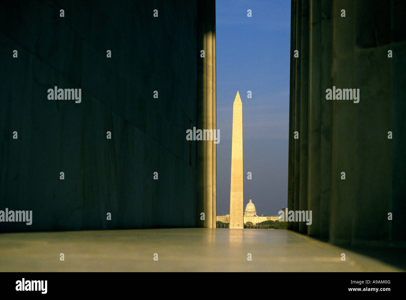 MONUMENTS SEEN THROUGH COLUMNS OF LINCOLN MEMORIAL WASHINGTON DC USA ...