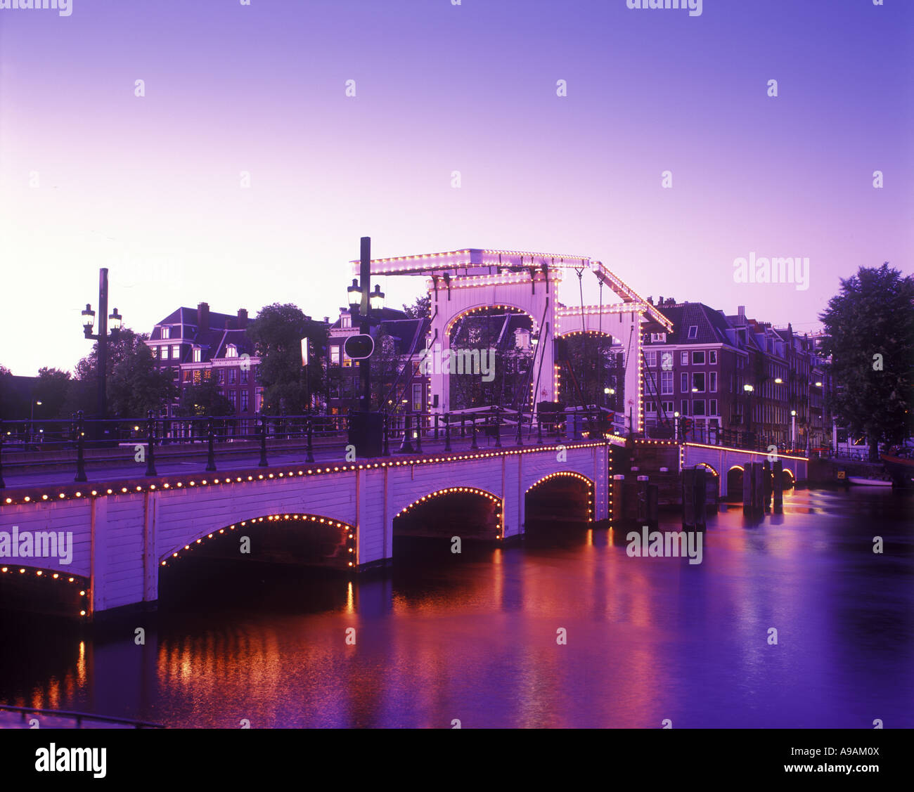 MAGERE BRUG SKINNY BRIDGE AMSTEL CANAL AMSTERDAM HOLLAND Stock Photo ...