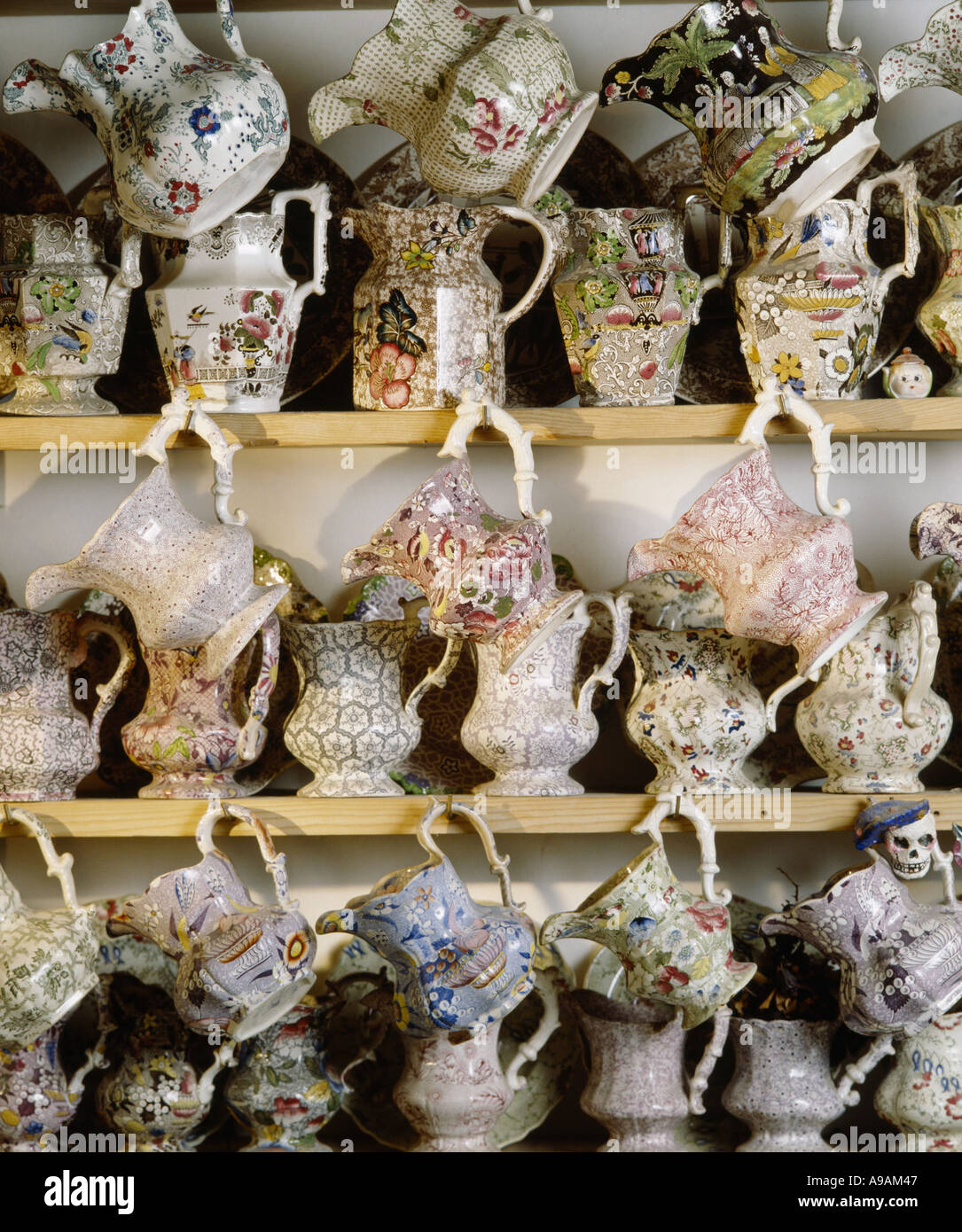 Antique jugs on shelves hi-res stock photography and images - Alamy