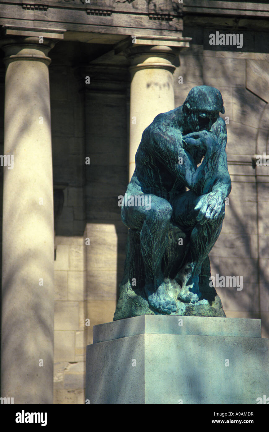 THINKER STATUE (©AUGUSTE RODIN 1909) RODIN MUSEUM BEN FRANKLIN PARKWAY ...