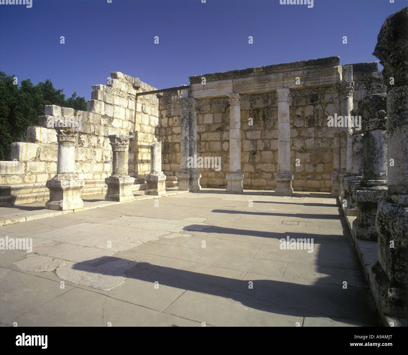 SYNAGOGUE RUINS CAPERNAUM SEA OF GALILEE ISRAEL Stock Photo - Alamy