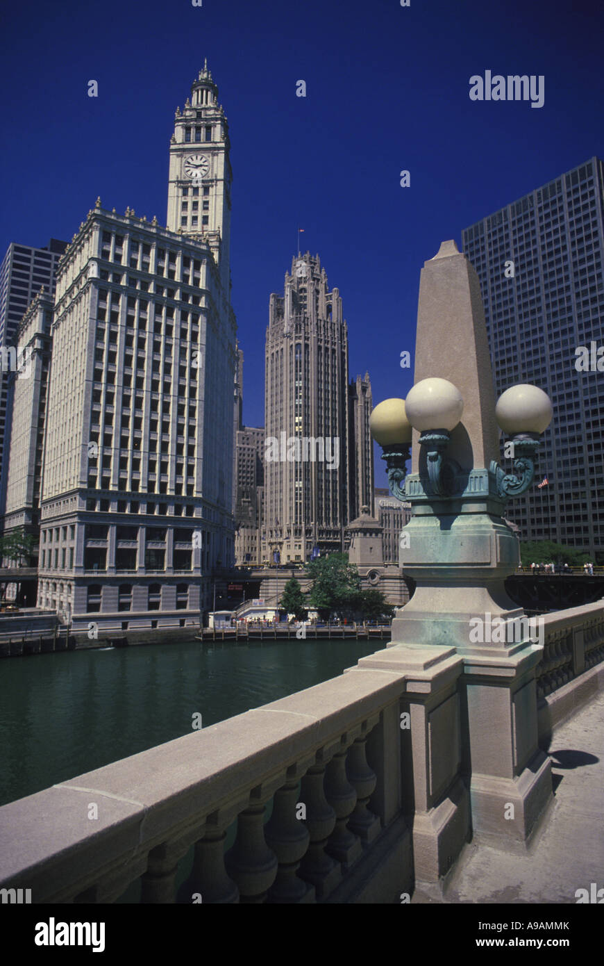 WRIGLEY BUILDING THE LOOP CHICAGO ILLINOIS USA Stock Photo - Alamy