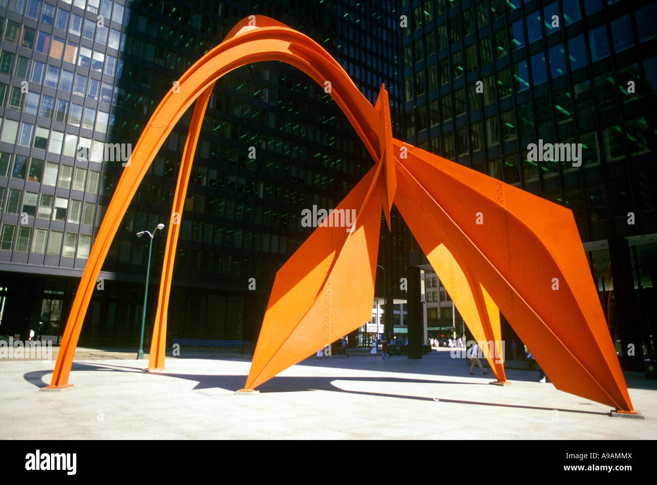 FLAMINGO SCULPTURE (©ALEXANDER CALDER 1974) FEDERAL PLAZA CHICAGO ...