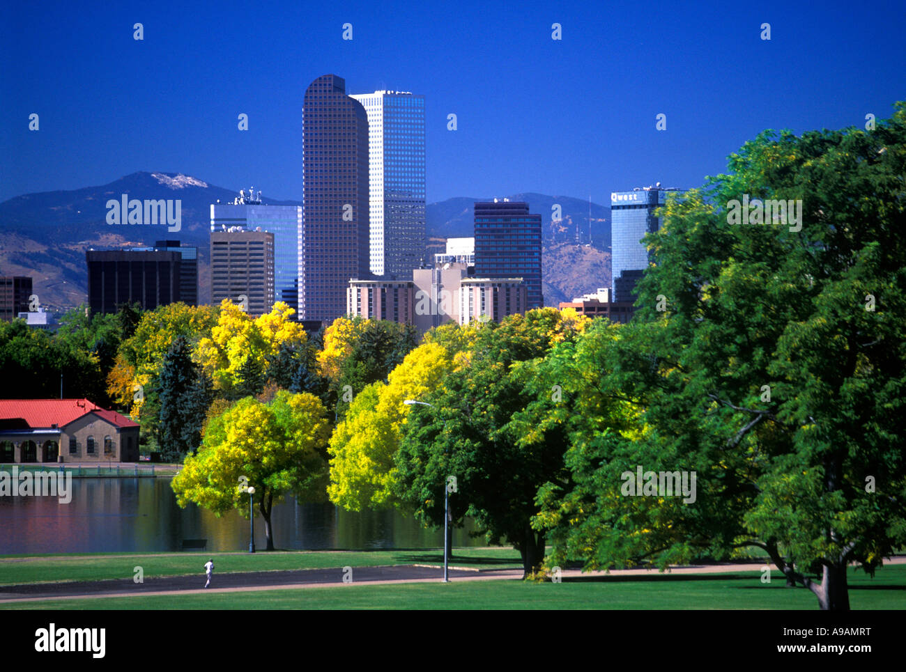 FALL FOLIAGE CITY PARK DOWNTOWN SKYLINE DENVER COLORADO USA Stock Photo ...