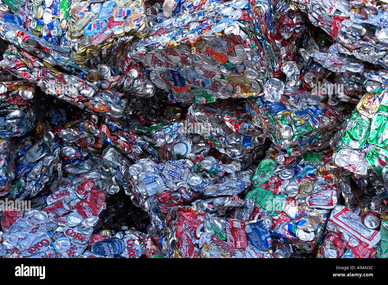 Crushed cans bottles hi-res stock photography and images - Alamy