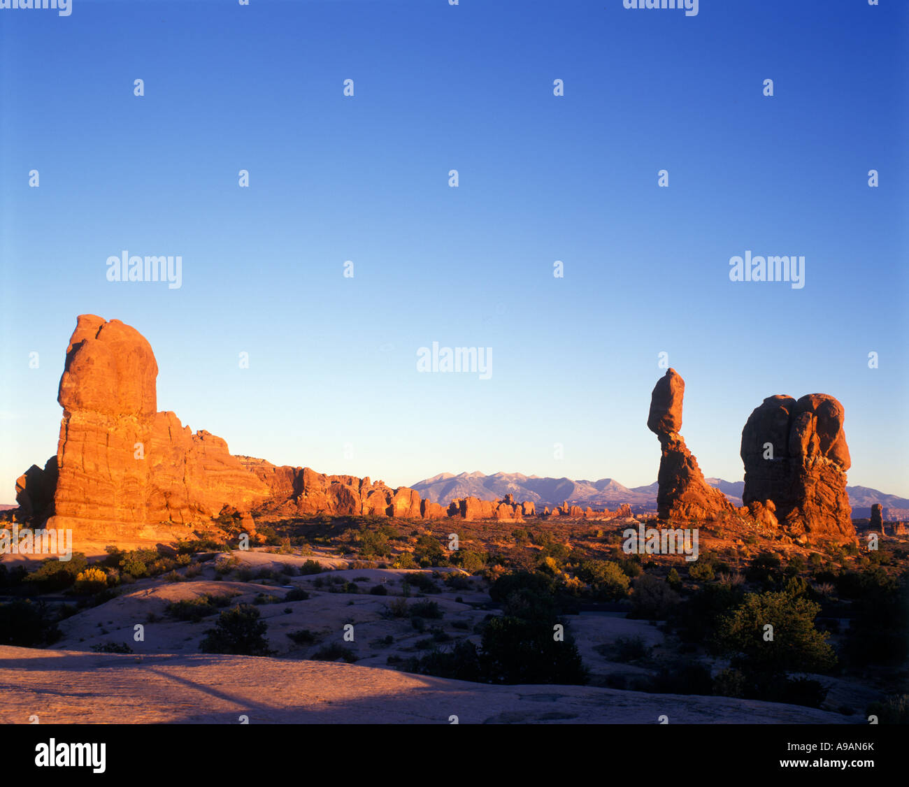 Balanced rock formations hi-res stock photography and images - Alamy
