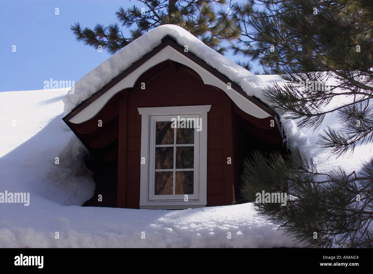 winter home cabinwindow Stock Photo - Alamy