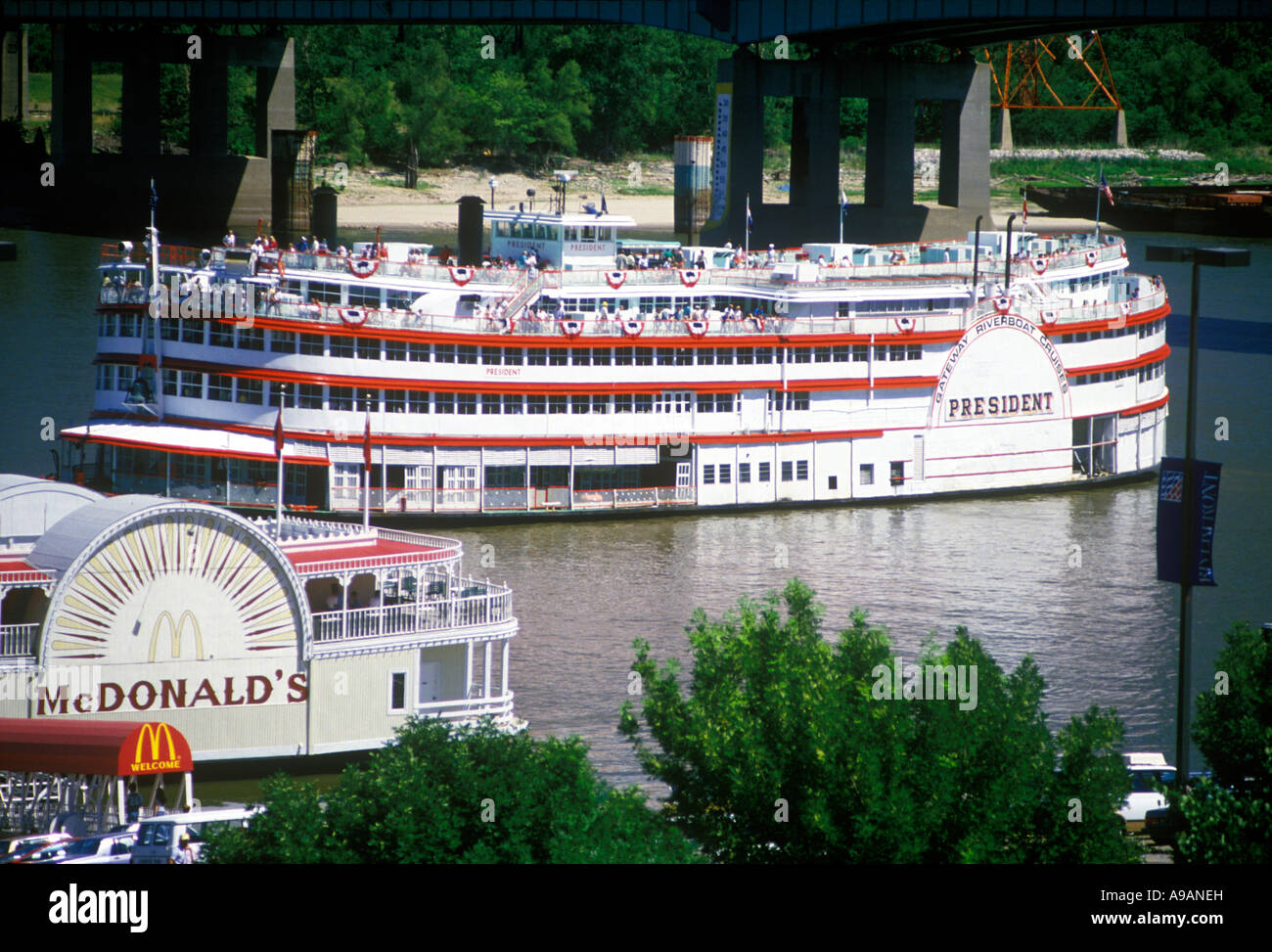 MISSISSIPPI RIVERBOAT ST LOUIS WATERFRONT MISSOURI USA Stock Photo - Alamy