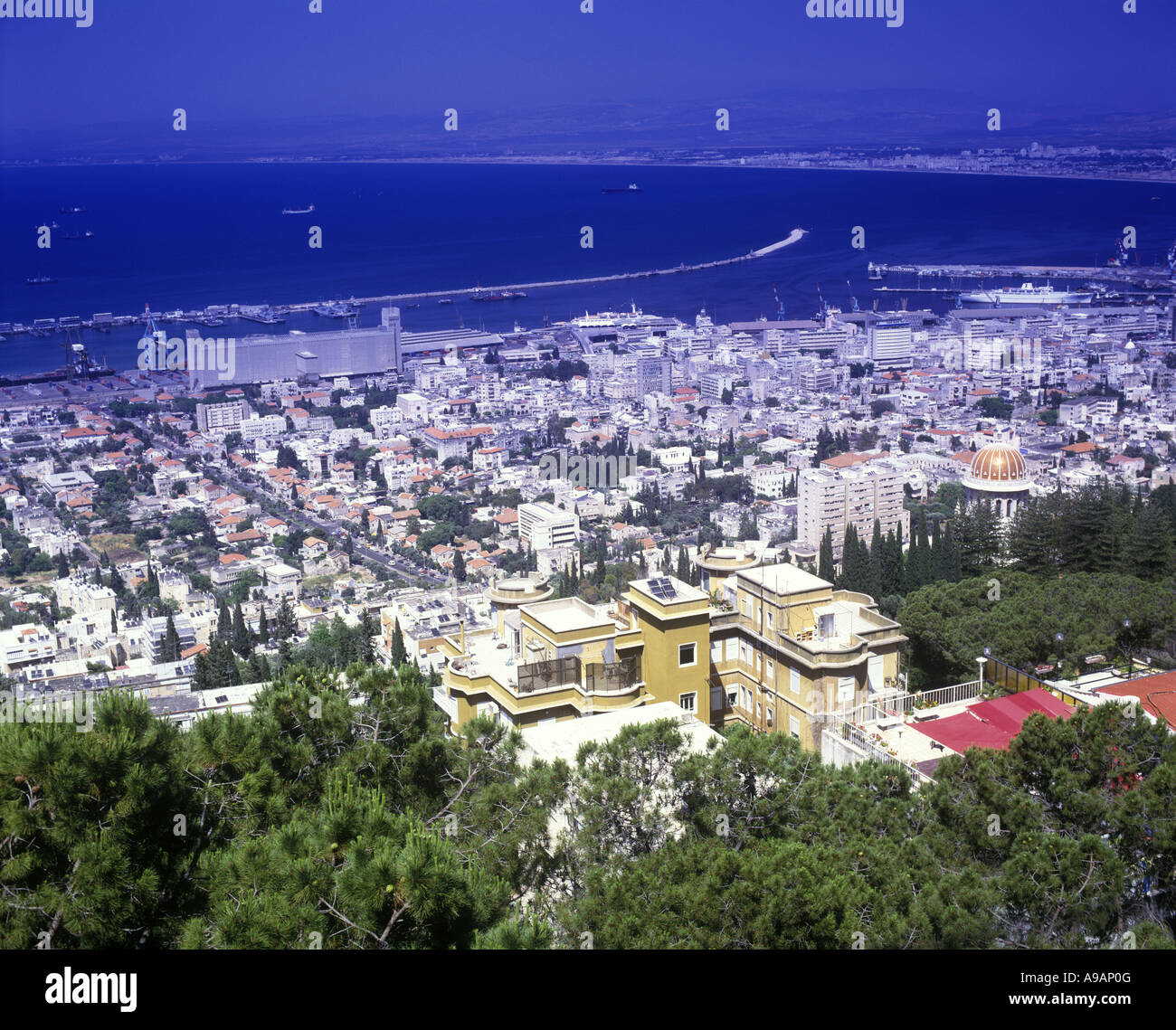 HAIFA BAY SKYILINE HAIFA ISRAEL Stock Photo - Alamy