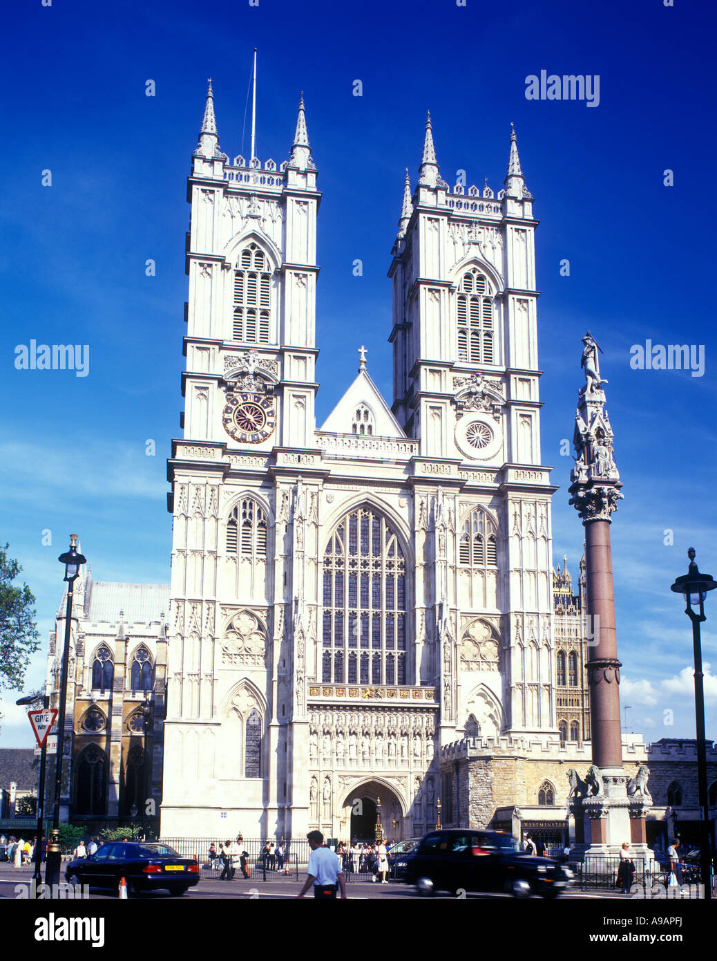 Westminster abbey west front hi-res stock photography and images - Alamy