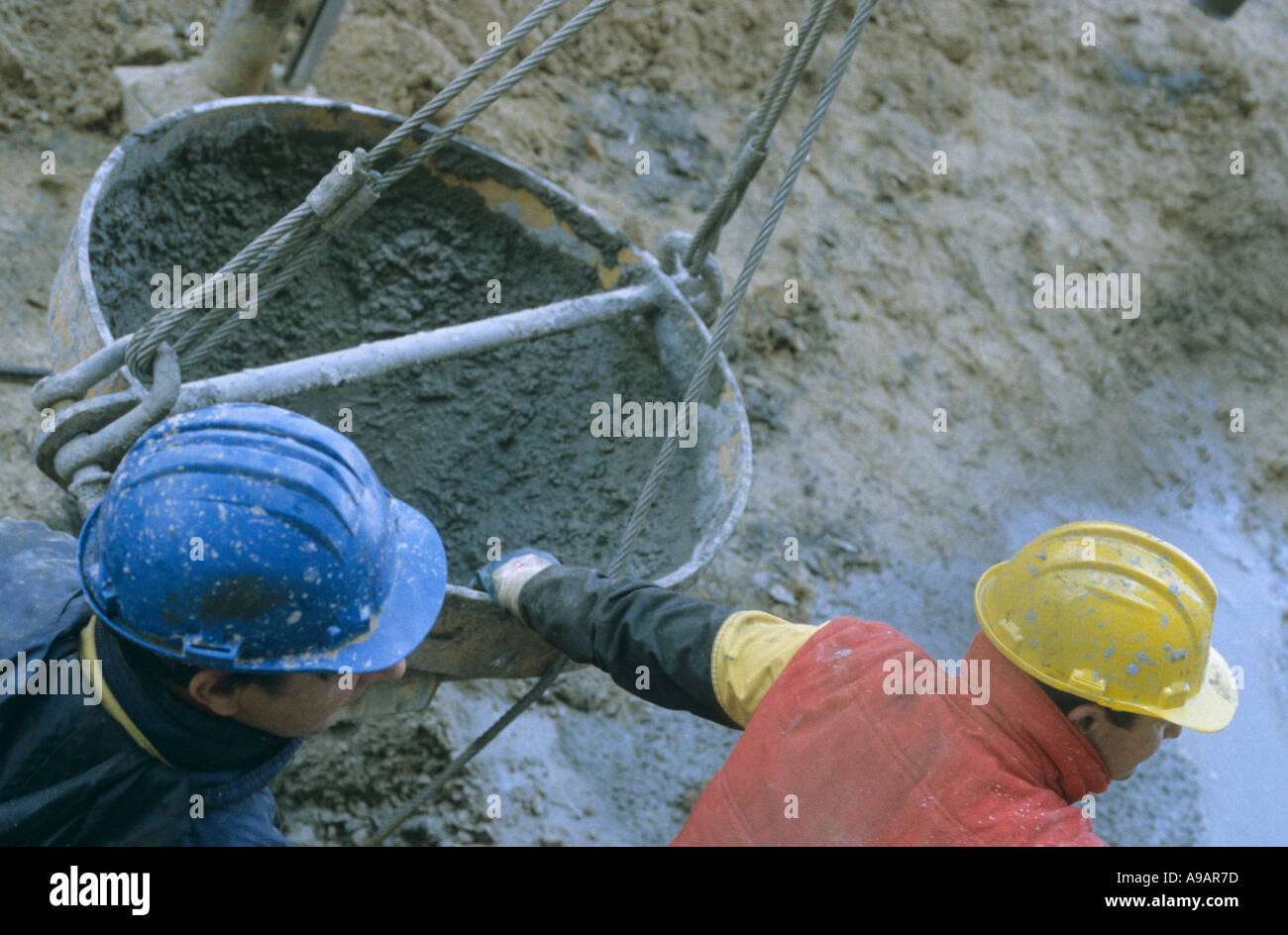 Cement workers hi-res stock photography and images - Alamy