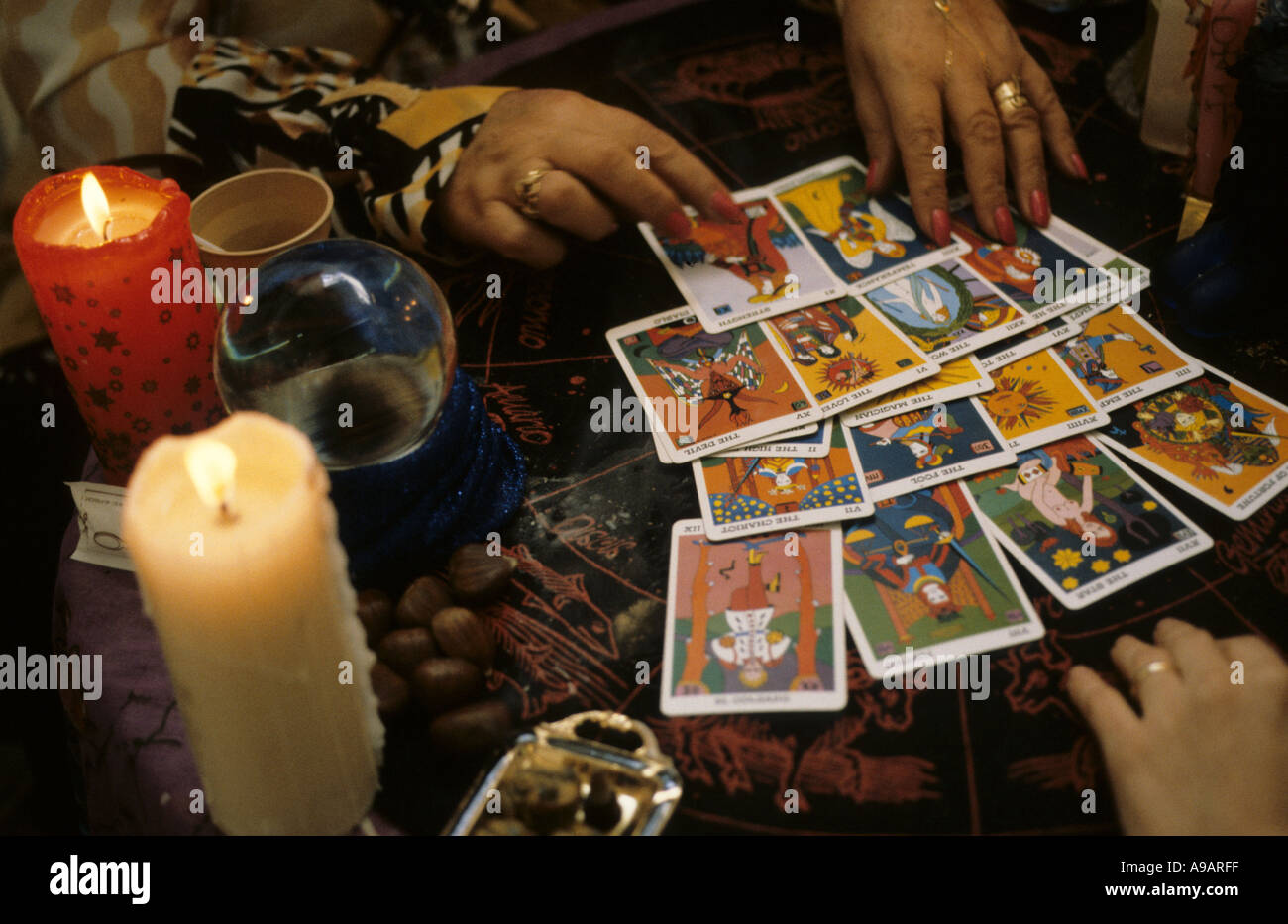 Tarot hi-res stock photography and images - Alamy