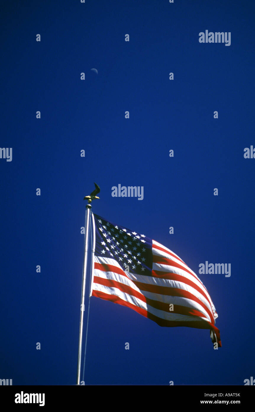 UNITED STATES OF AMERICA FLAG FLYING ON FLAGPOLE WITH BLUE SKY Stock ...