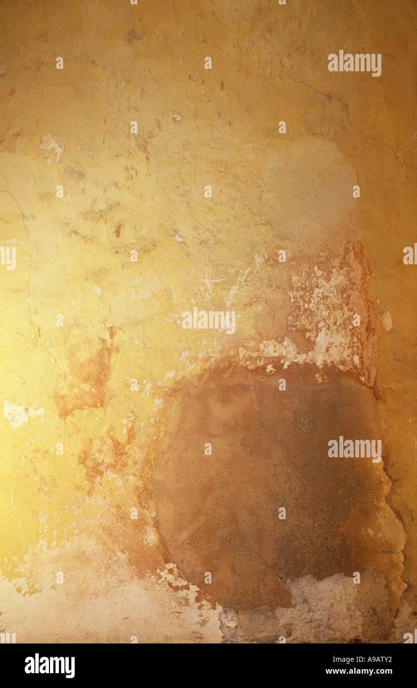 Flaking gold texture hi-res stock photography and images - Alamy