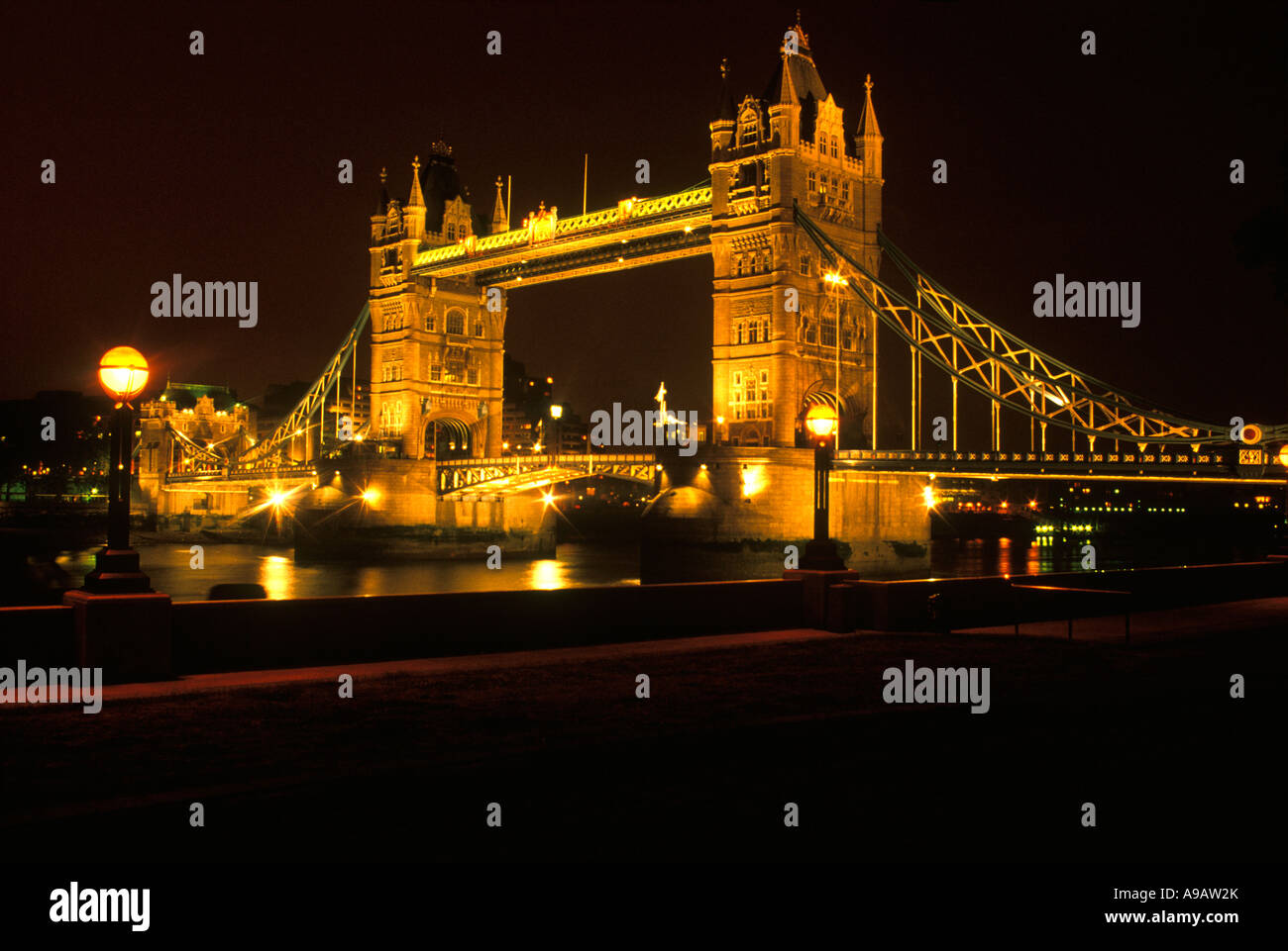 TOWER BRIDGE (©HORACE JONES & JOHN WOLFE BARRY 1894) RIVER THAMES ...