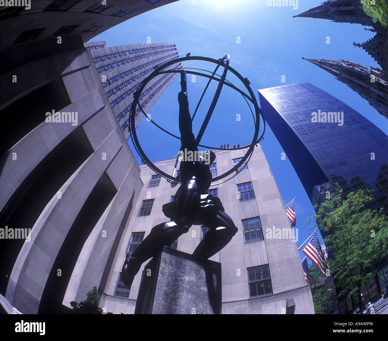 ATLAS STATUE (©LEE LAWRIE 1937) ROCKEFELLER CENTER (©RAYMOND HOOD 1939 ...