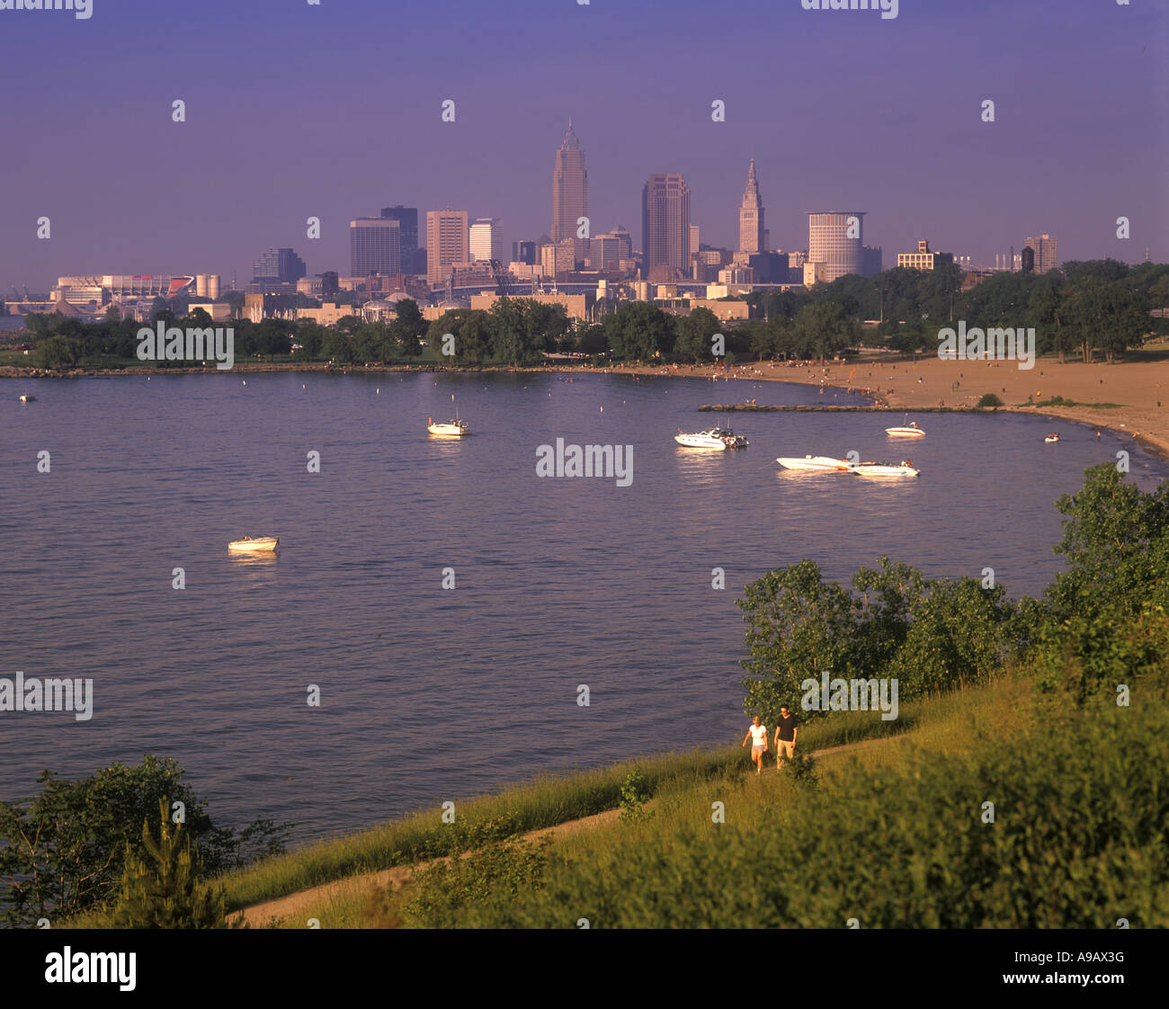 EDGEWATER PARK CLEVELAND SKYLINE LAKE ERIE OHIO USA Stock Photo - Alamy
