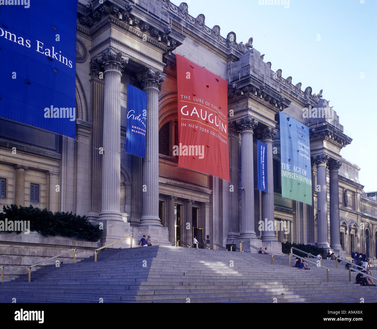 STEPS MAIN ENTRANCE METROPOLITAN MUSEUM OF ART (©RICHARD MORRIS HUNT ...