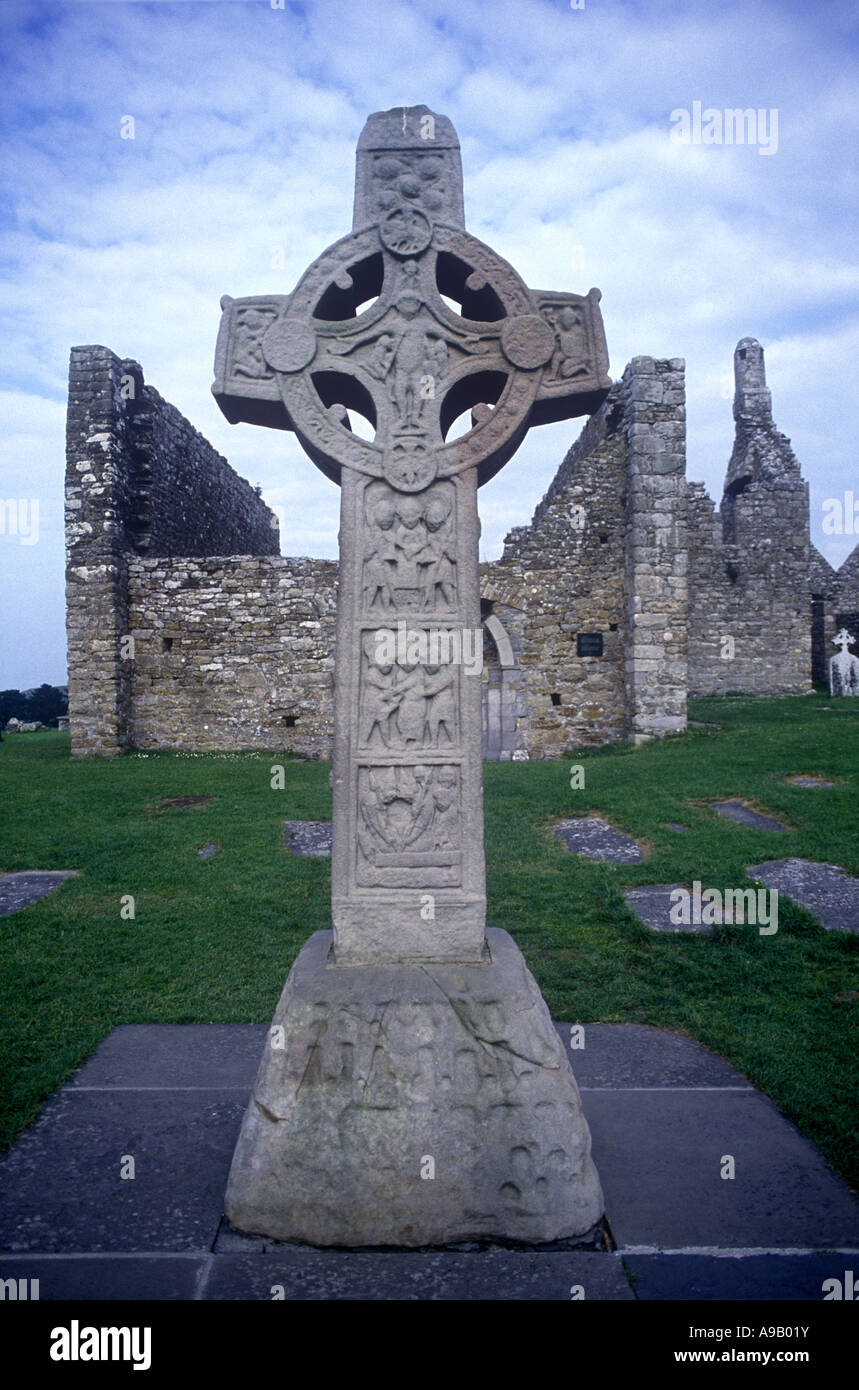CELTIC CROSS GRAVESTONE CLONMACNOIS ABBEY RUINS COUNTY OFFALY IRELAND ...