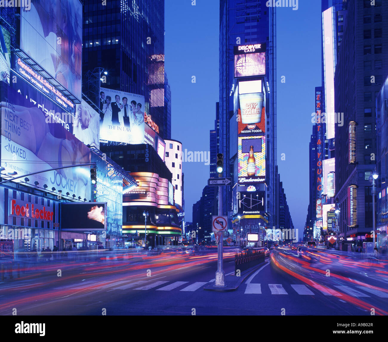 STREET SCENE TIMES SQUARE MANHATTAN NEW YORK CITY USA Stock Photo - Alamy