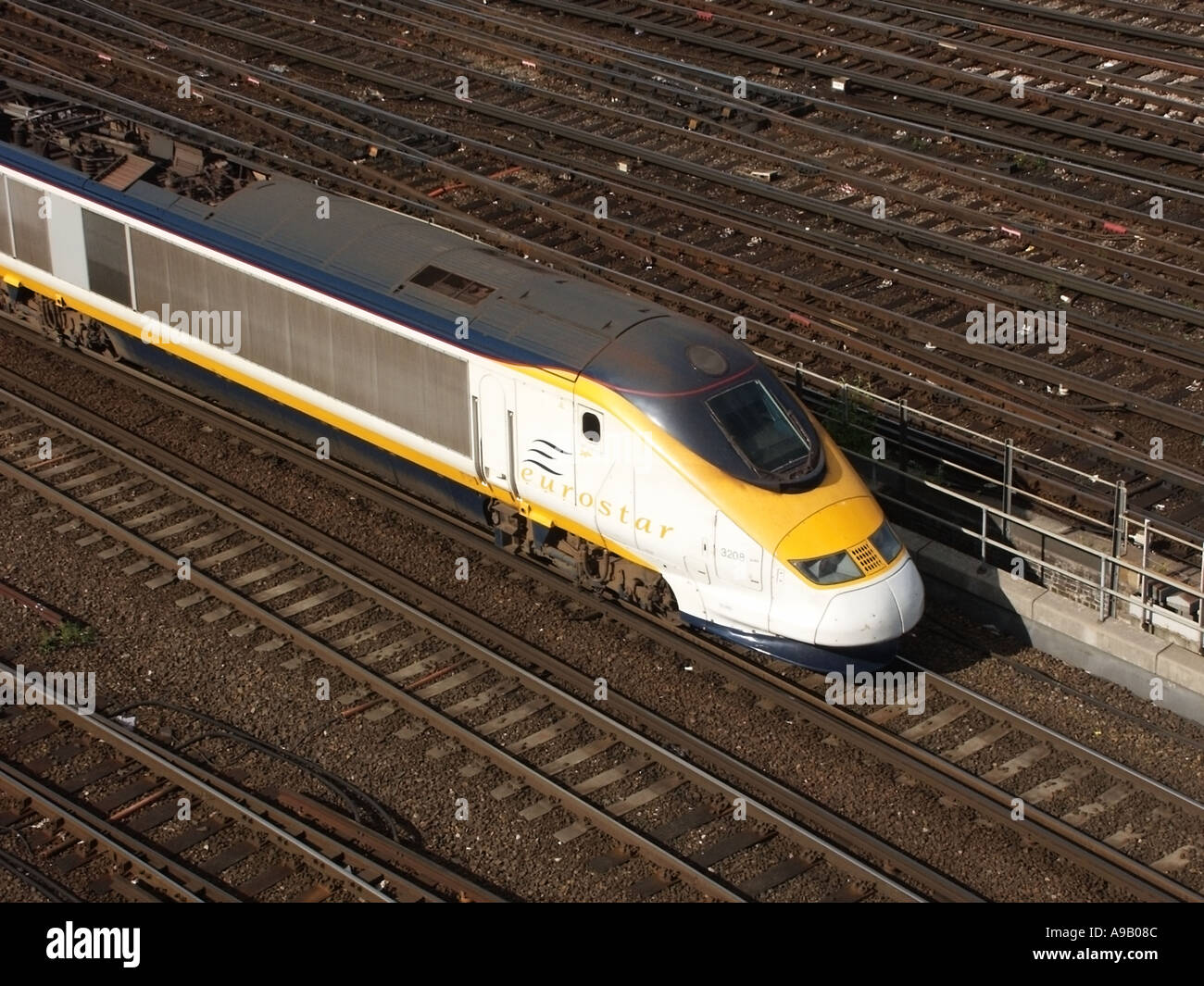 Eurostar train motive power engine unit front end Stock Photo - Alamy