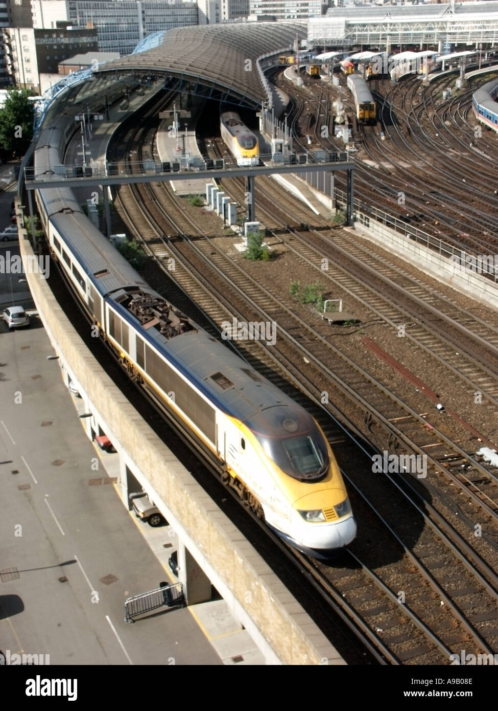Waterloo train station platforms with view from above of Eurostar ...