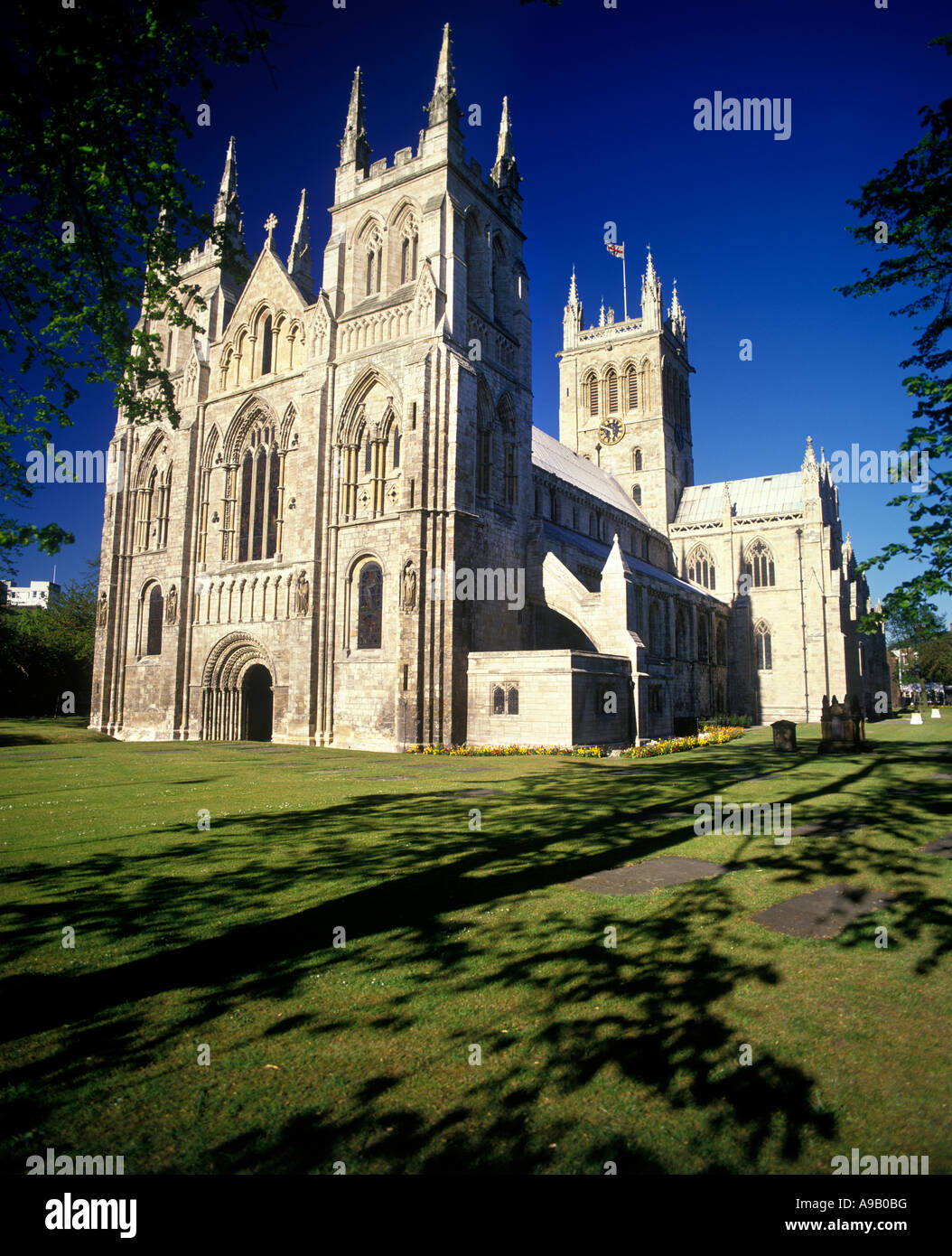 WEST FRONT SELBY ABBEY SELBY NORTH YORKSHIRE ENGLAND UK Stock Photo - Alamy