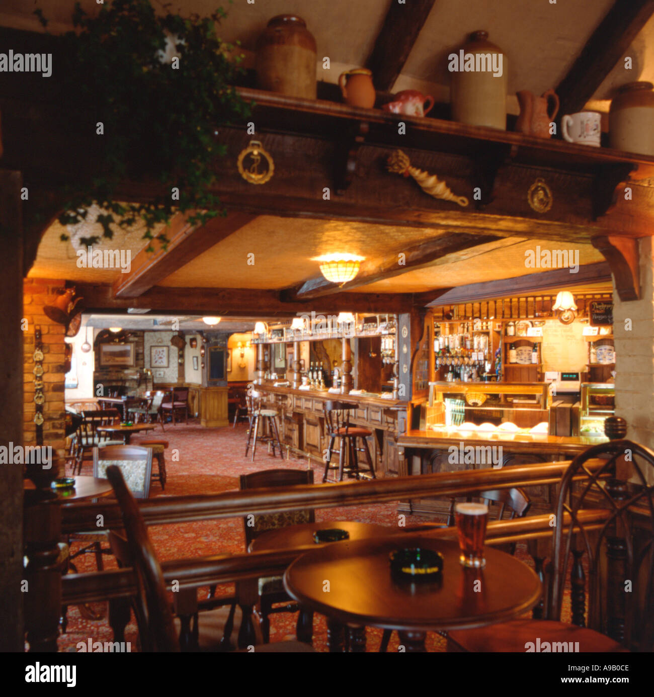 typical English pub Stock Photo - Alamy