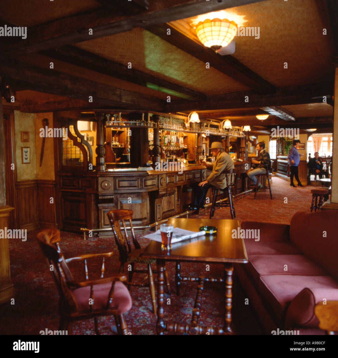 Typical english pub interior hi-res stock photography and images - Alamy
