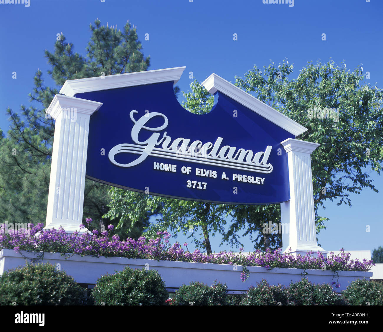 Graceland sign hi-res stock photography and images - Alamy Graceland sign hi-res stock photography and images - Alamy