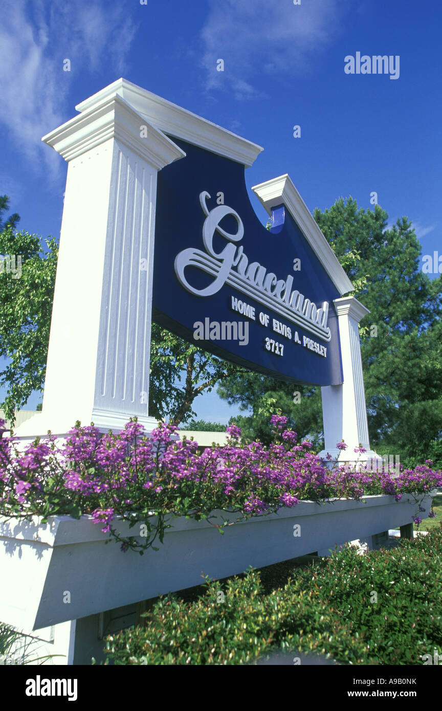 ENTRANCE SIGN GRACELAND HOME OF ELVIS A PRESLEY MEMPHIS TENNESSEE USA ...