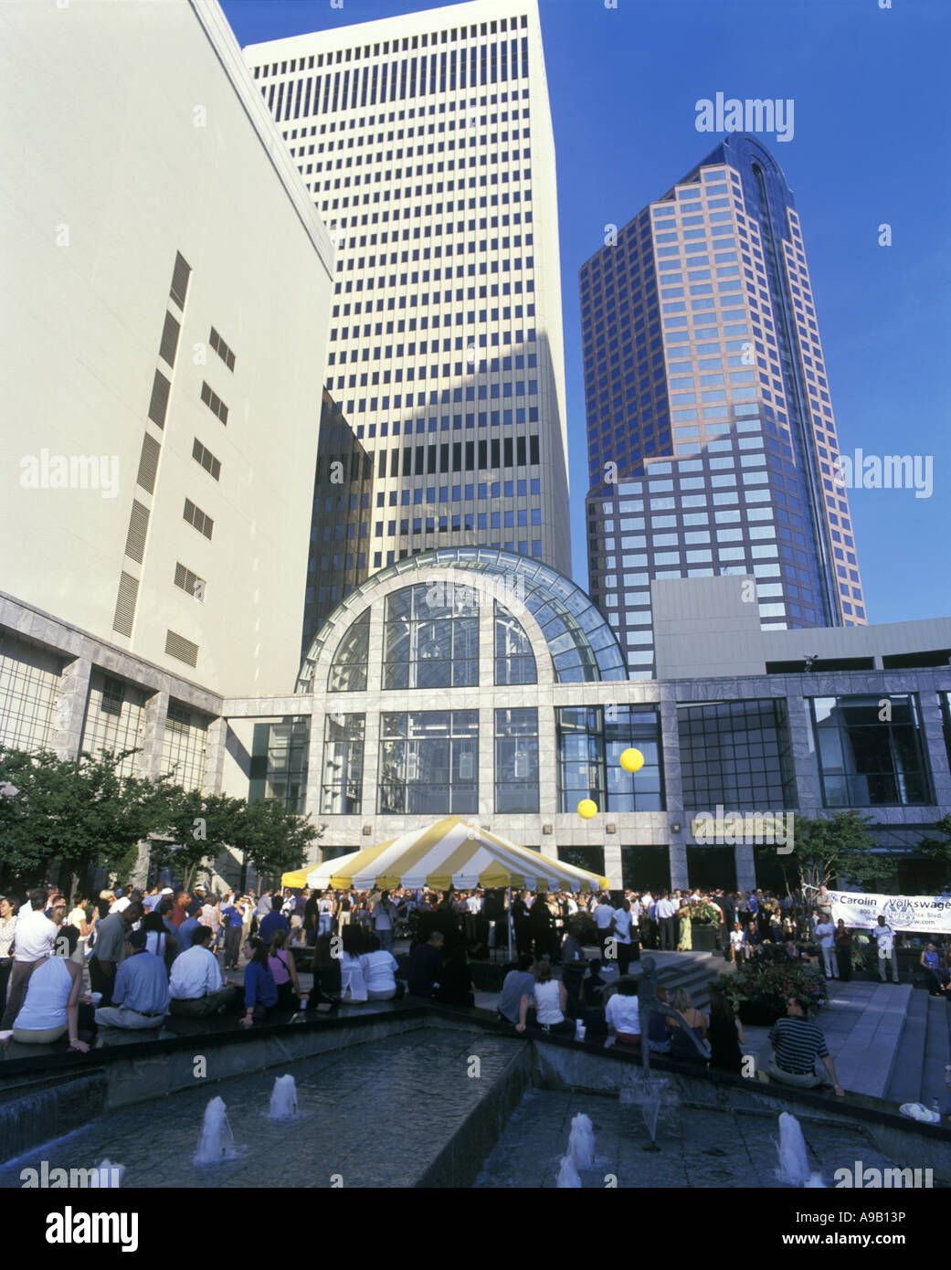 SOUTH TRYON SQUARE DOWNTOWN CHARLOTTE NORTH CAROLINA USA Stock Photo ...