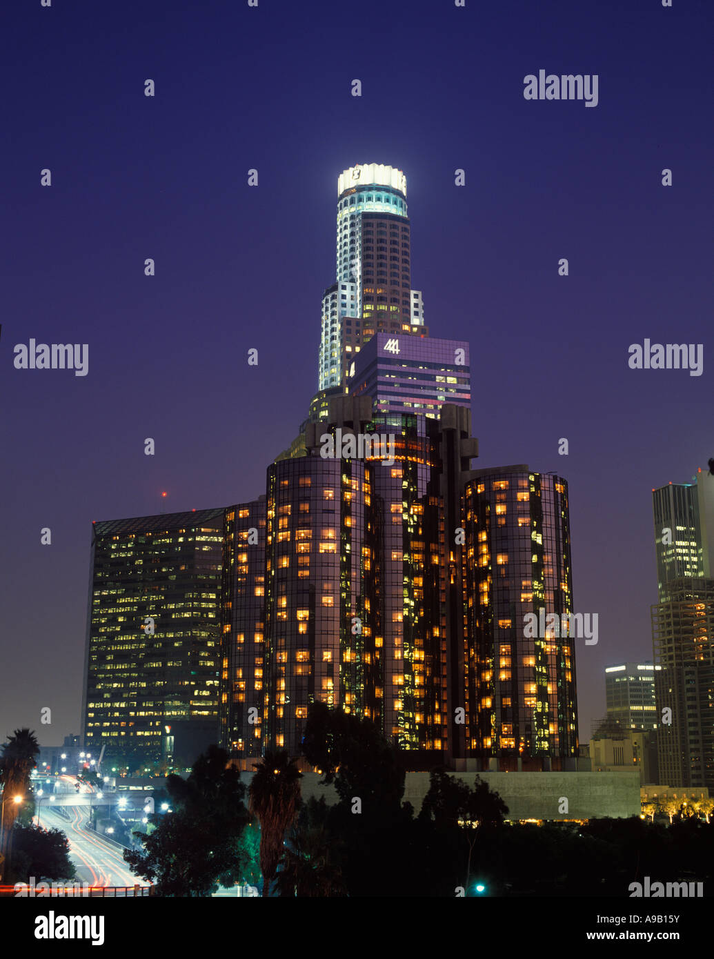 BONAVENTURE WITH FIRST INTERSTATE BUILDINGS DOWNTOWN LOS ANGELES ...