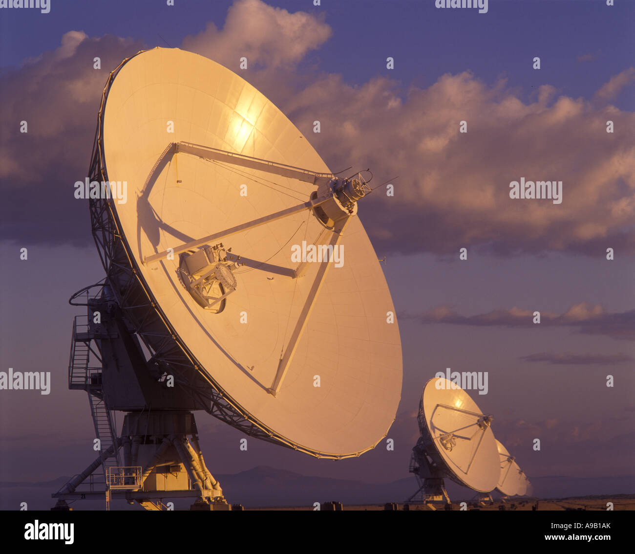 Line very large array radio telescope hi-res stock photography and ...