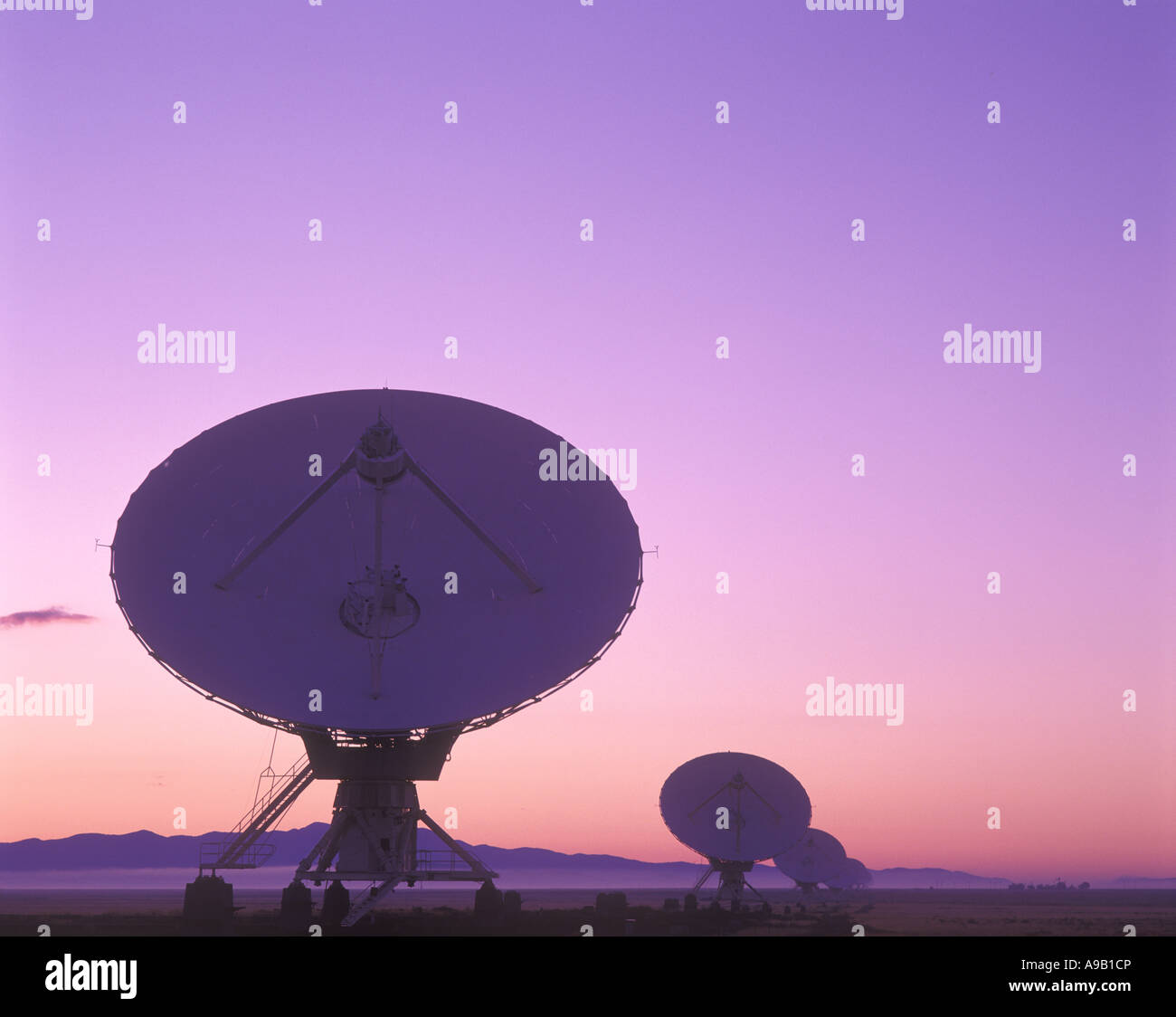 Line very large array radio telescope hi-res stock photography and ...
