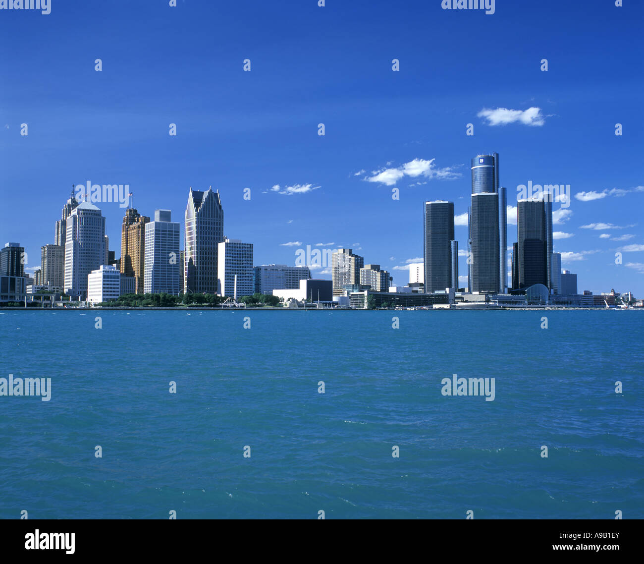 DOWNTOWN SKYLINE DETROIT RIVER DETROIT MICHIGAN USA Stock Photo - Alamy