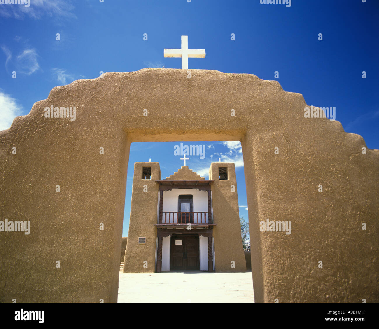 SAN GERONIMO CHAPEL ADOBE STYLE MISSION TAOS PUEBLO TAOS NEW MEXICO USA ...
