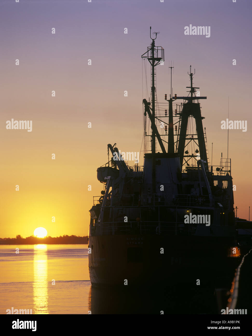 Freighter detroit river hi-res stock photography and images - Alamy