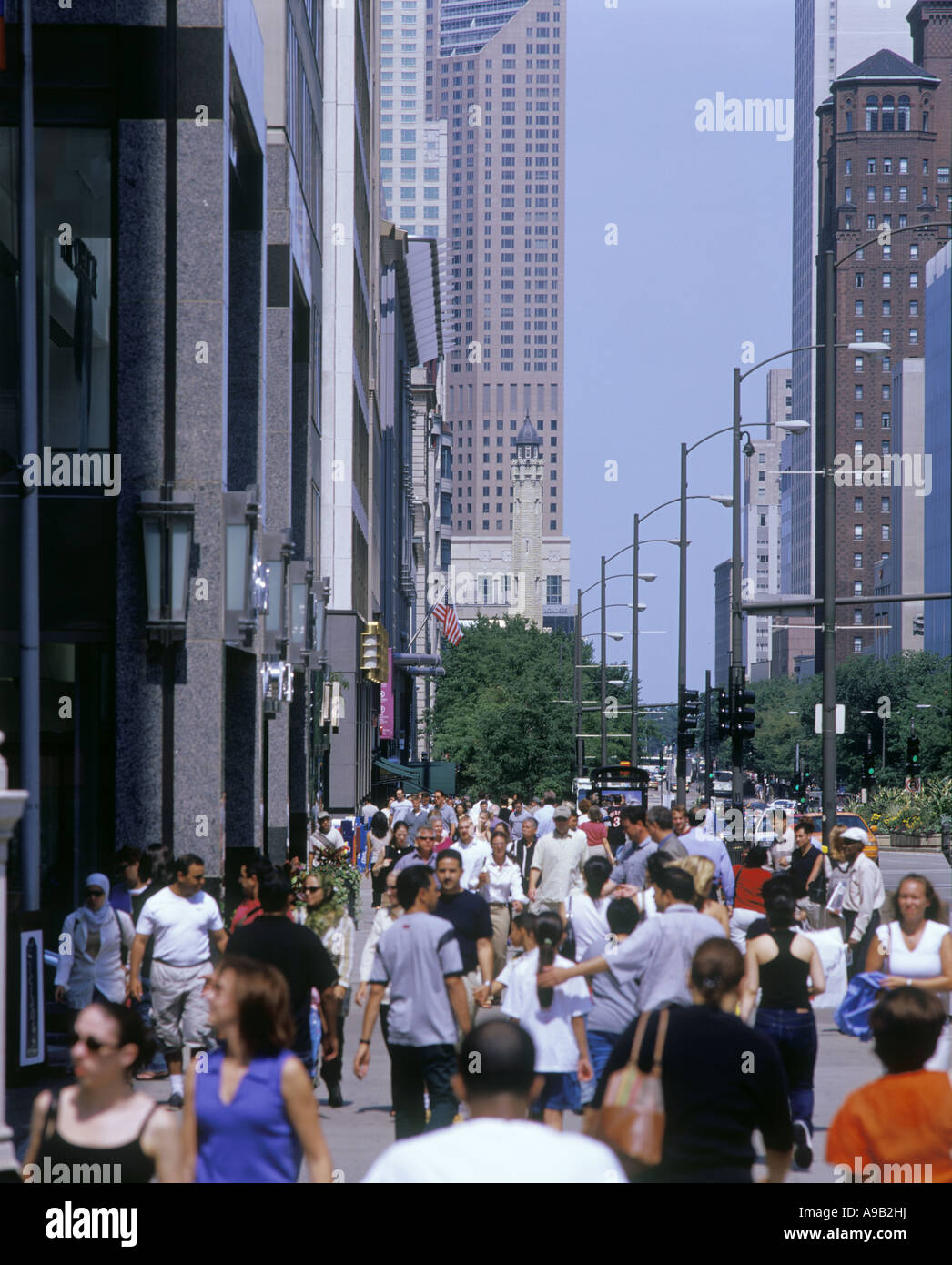 CROWD NORTH MICHIGAN AVENUE CHICAGO ILLINOIS USA Stock Photo - Alamy
