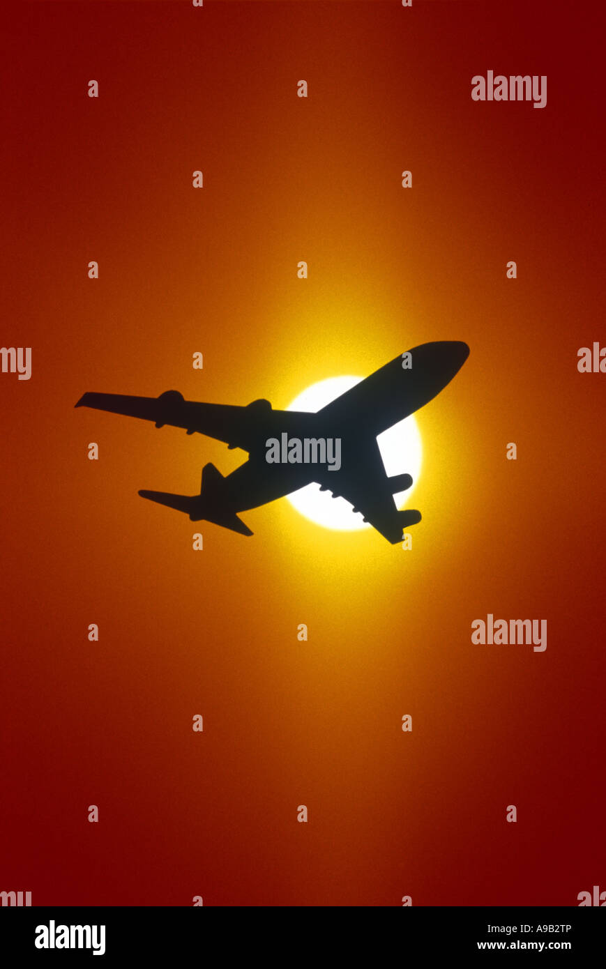 AIRBORNE BOEING 747 400 COMMERCIAL PASSENGER AIRCRAFT Stock Photo - Alamy