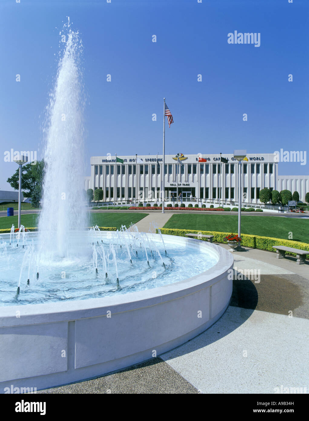 FOUNTAIN INDIANAPOLIS SPEEDWAY HALL OF FAME INDIANAPOLIS INDIANA USA ...
