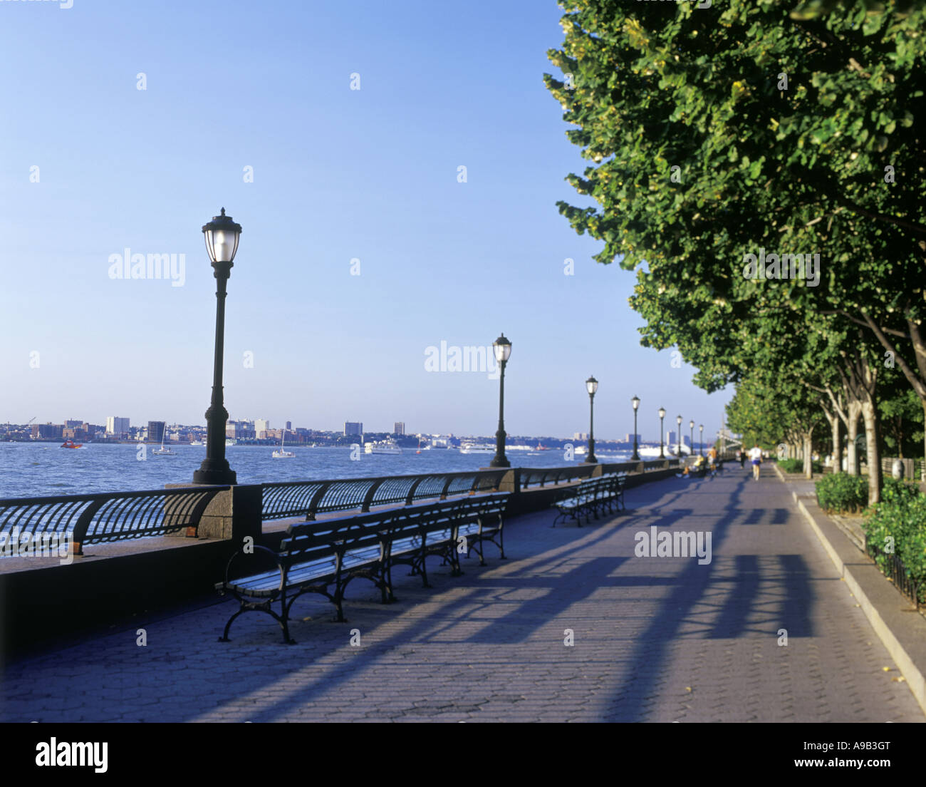 PROMENADE BATTERY PARK CITY MANHATTAN NEW YORK CITY USA Stock Photo - Alamy