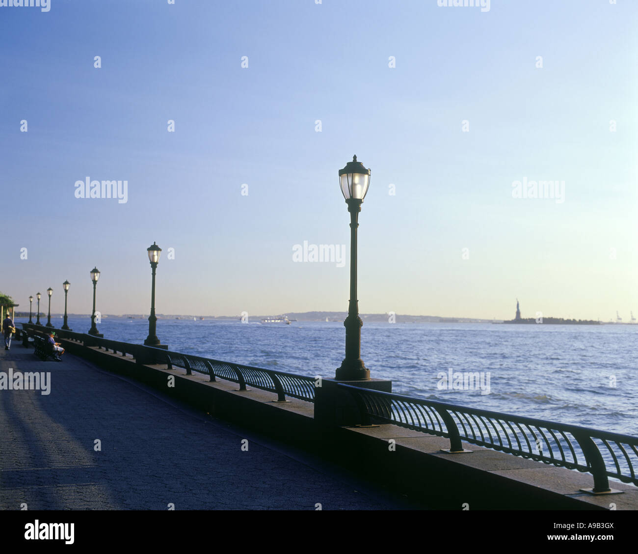 PROMENADE BATTERY PARK CITY MANHATTAN NEW YORK CITY USA Stock Photo - Alamy