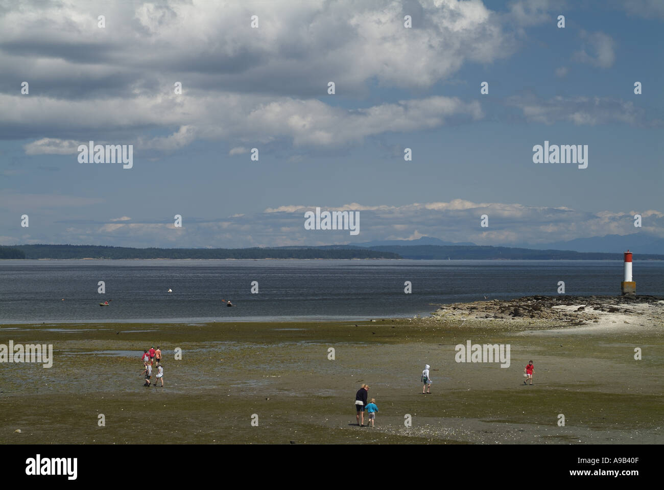 School outing to the ocean hi-res stock photography and images - Alamy